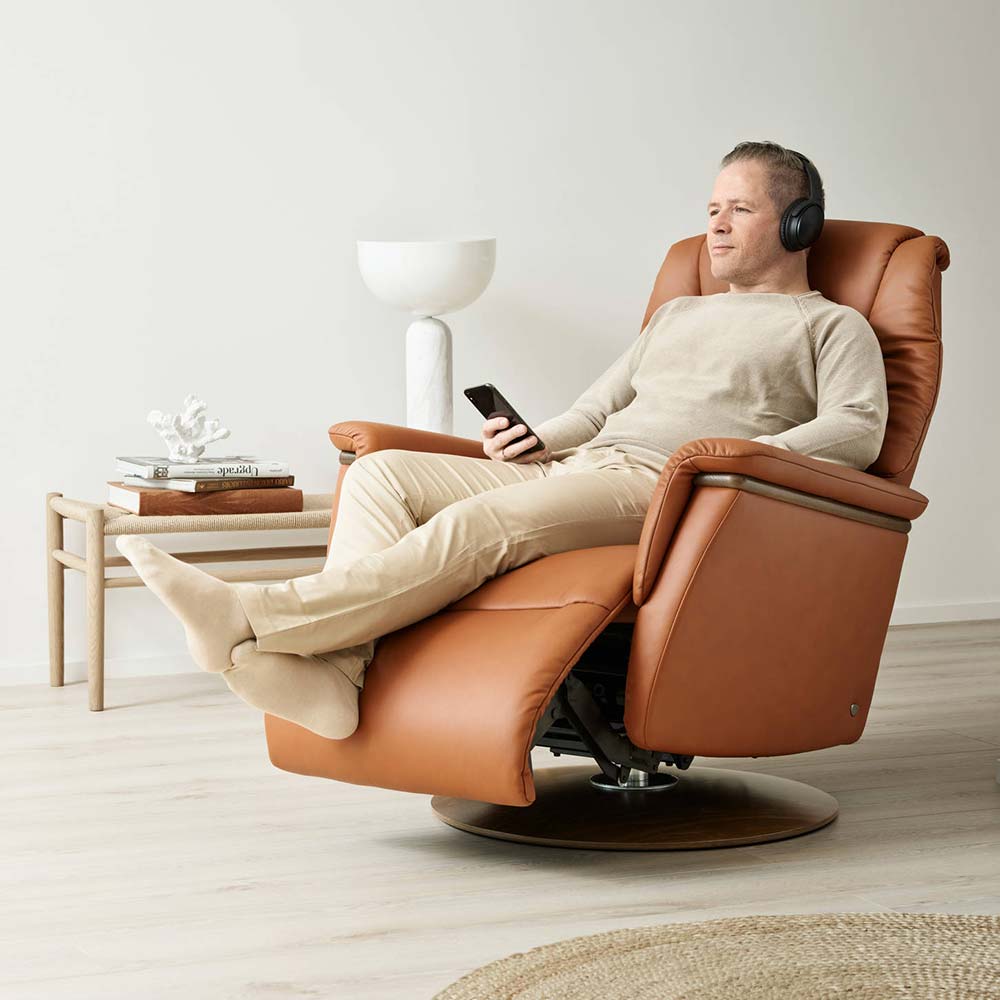 Stressless Max Power Recliner with Moon Base Design Quest