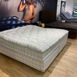 *CLEARANCE* HASTENS 2000T KING SIZE BED